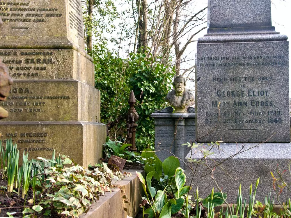 George Eliots grav på Highgate Cemetery