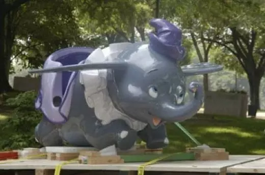 U dabaal degaya 55 Sano ee Disneyland Dumbo the Flying Elephant