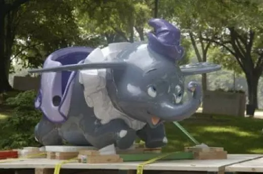 Kwizihiza Imyaka 55 ya Disneyland hamwe na Dumbo Inzovu Iguruka