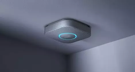 Por $129, la Nova Fumo-Detektilo de Nest Parolas al Vi