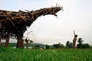 20110520083230wood-dinosaur-520-300x200.jpg