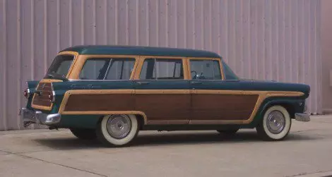 სმიტსონიანის 1955 წლის Ford Country Squire Station Wagon