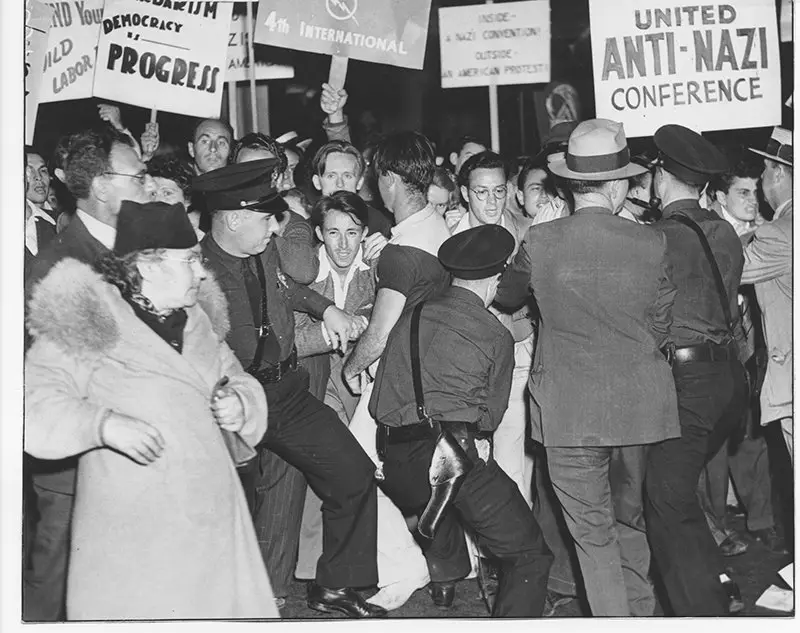 28-Protesta-anti-nazistaAug-1938.jpg