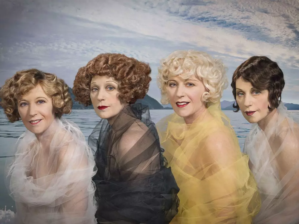 Pam Mae'r Ffotograffydd Cindy Sherman Yn Dal i fod yn Frenhines Ailddyfeisio