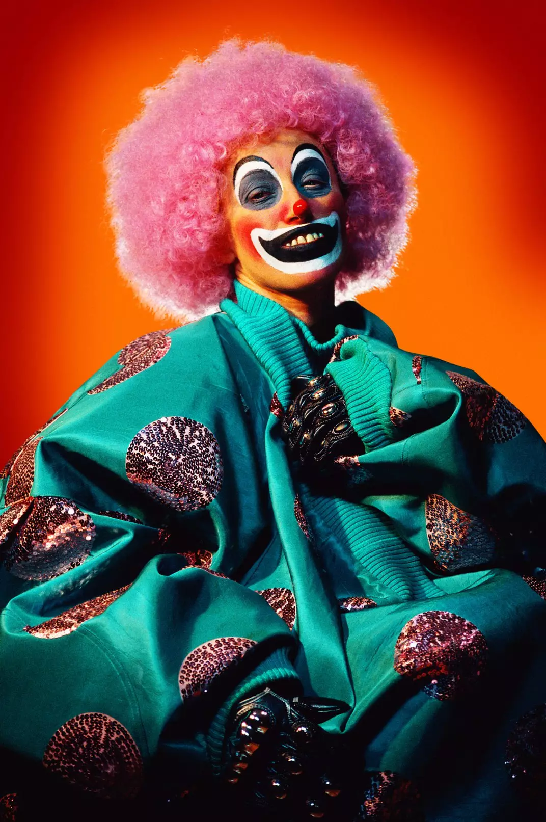 Cindy Sherman speelt een clown