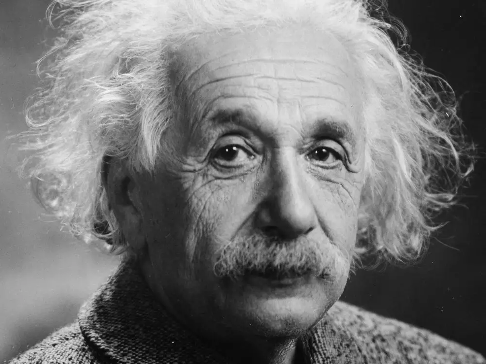 Einstein's Maxims akan Rayuwa Ya Sami Dala Miliyan 1.8 a Auction