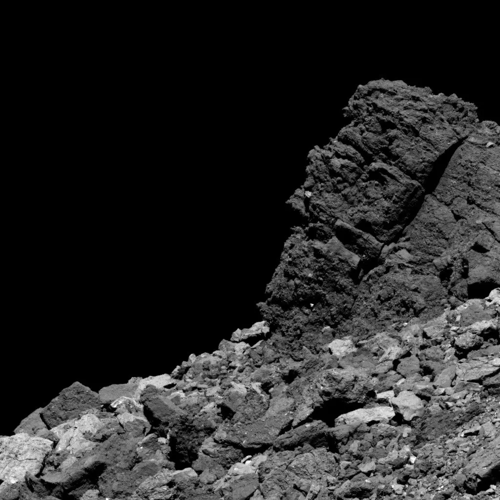 小行星的岩石灰色表面。