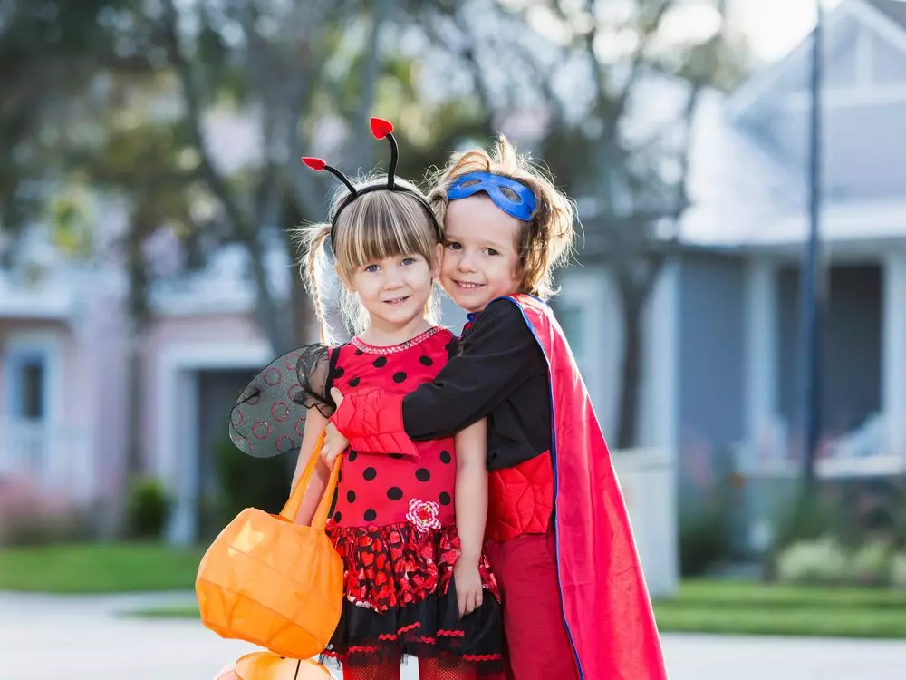 Šajā Helovīnā bērni atsakās no princešu kostīmiem par labu supervaroņiem