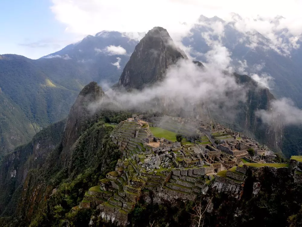 ການຄົ້ນຄວ້າຊີ້ໃຫ້ເຫັນວ່າ Machu Picchu ໄດ້ຖືກສ້າງຂື້ນໂດຍຈຸດປະສົງຢູ່ເທິງສຸດຂອງເສັ້ນຄວາມຜິດຕັດກັນ
