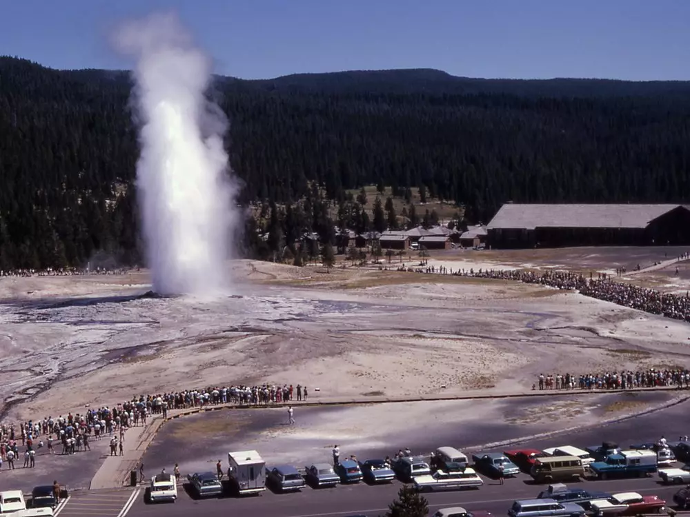 Old Faithful di Taman Nasional Yellowstone