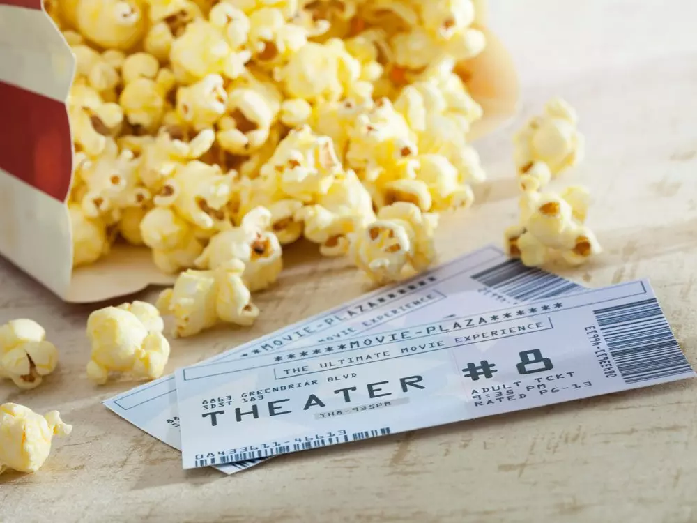 Prečo jeme popcorn v kine?