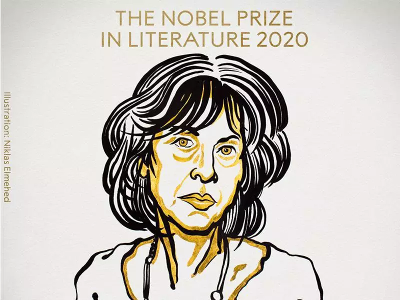 Een illustratie van Gluck weergegeven in zwarte en witte lijnen en gele accenten, met de Nobelprijs boven haar hoofd vermeld; Gluck staart de kijker met een serieuze uitdrukking aan
