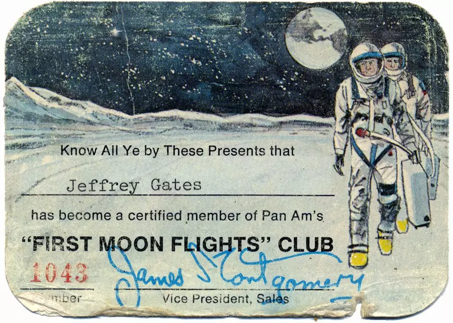 მე ვიყავი კლუბის „პირველი მთვარის ფრენების“ ბარათის მატარებელი წევრი