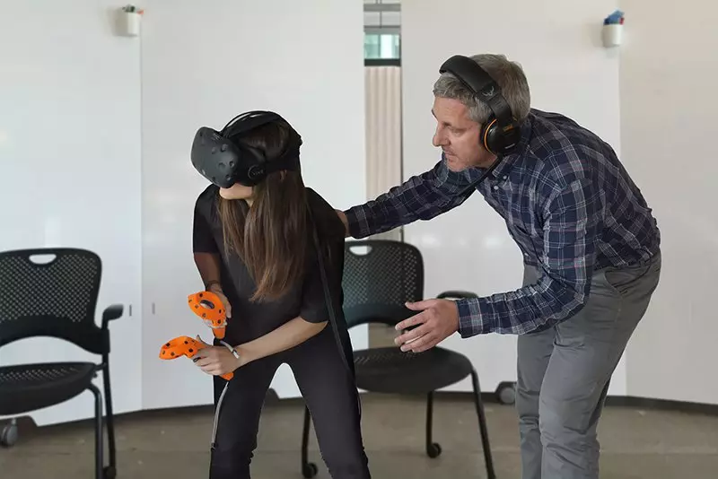 Møt et aktivt skytespill i virtuell virkelighet, og du kan være bedre forberedt på å overleve et virkelighetsmøte