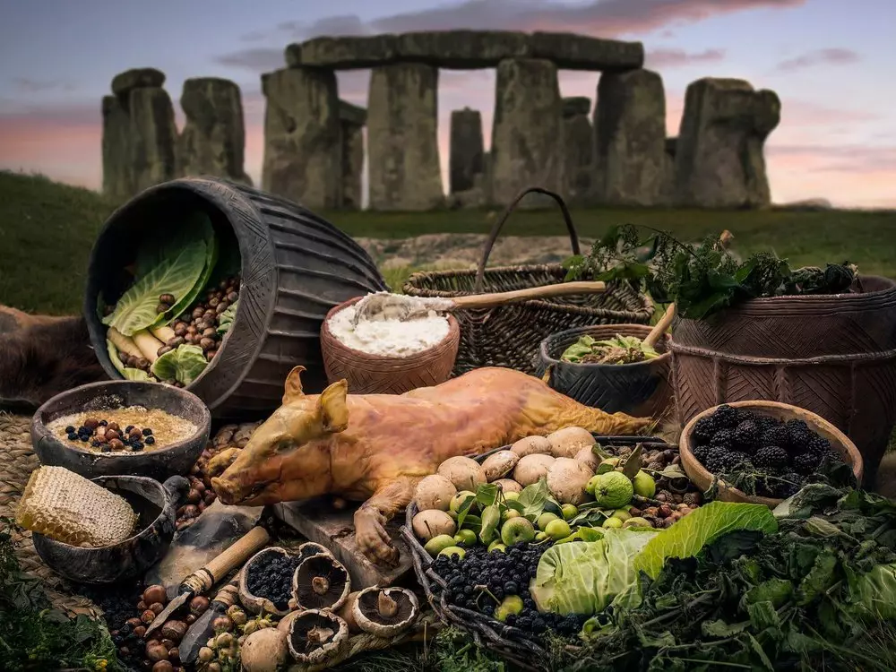 Stone Age Britons ua kev zoo siab thaum lub tsev Stonehenge