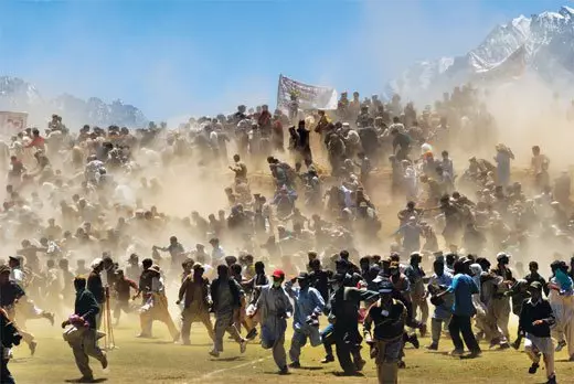 Une alerte à la bombe envoie les spectateurs d'un match de polo sur le terrain