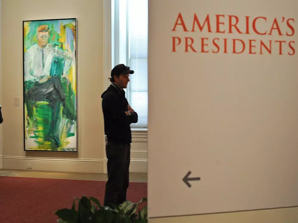 Waa maxay sababta Elaine de Kooning's Portrait ee JFK u jabiyay Xeerarka oo dhan