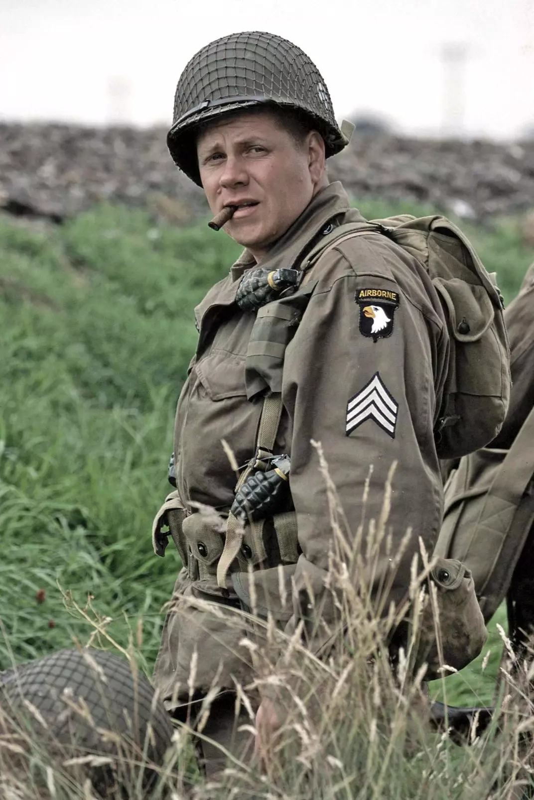 Michael Cudlitz ເປັນພະນັກງານ Sergeant Denver
