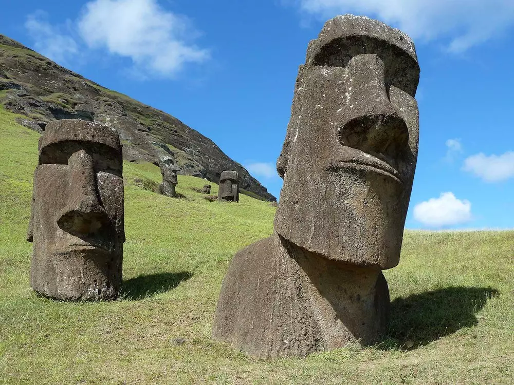 Mga estatwa sa Easter Island