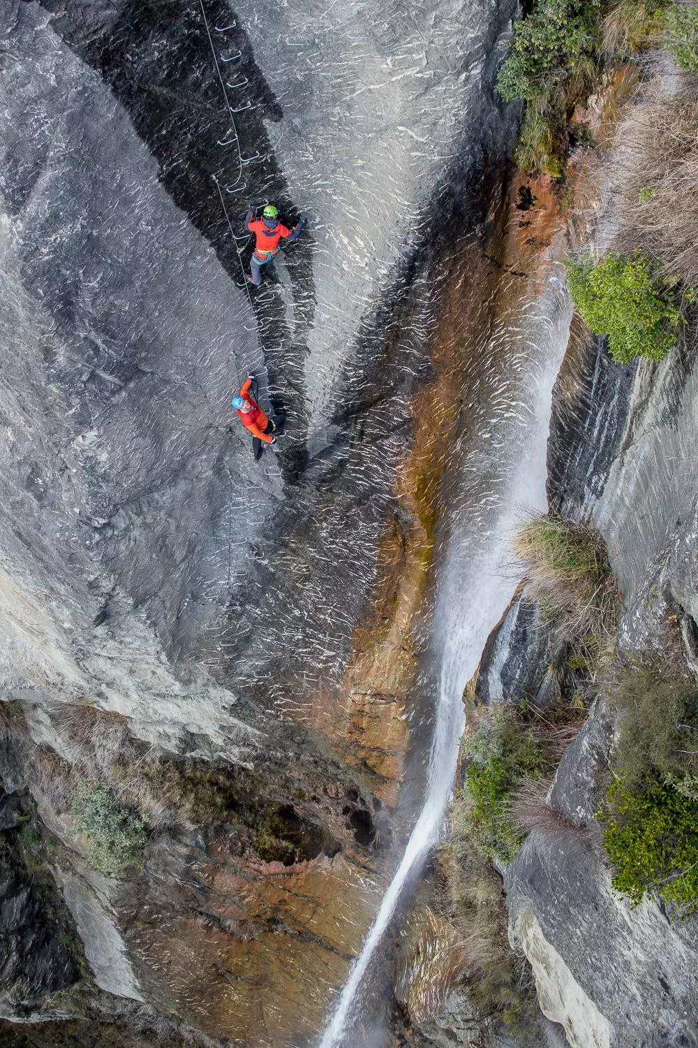 Rigoro n'elu ubube mgbanaka 2,500 nke New Zealand's Towering Twin Falls 17676_4