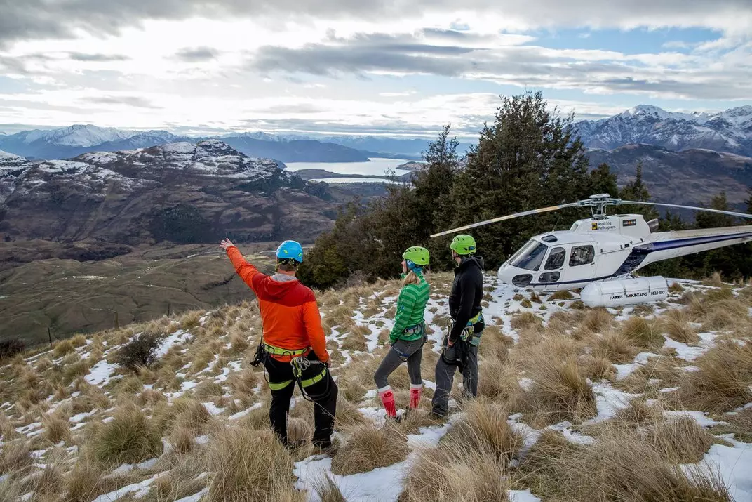 न्यूजील्याण्डको अग्लो ट्विन फल्समा 2,500-Rung भर्याङ चढ्नुहोस्