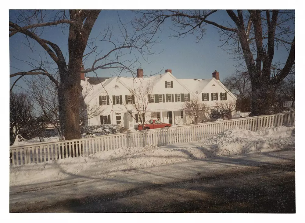 Fotografia del 1985 circa della casa dei Tarbell nel New Hampshire
