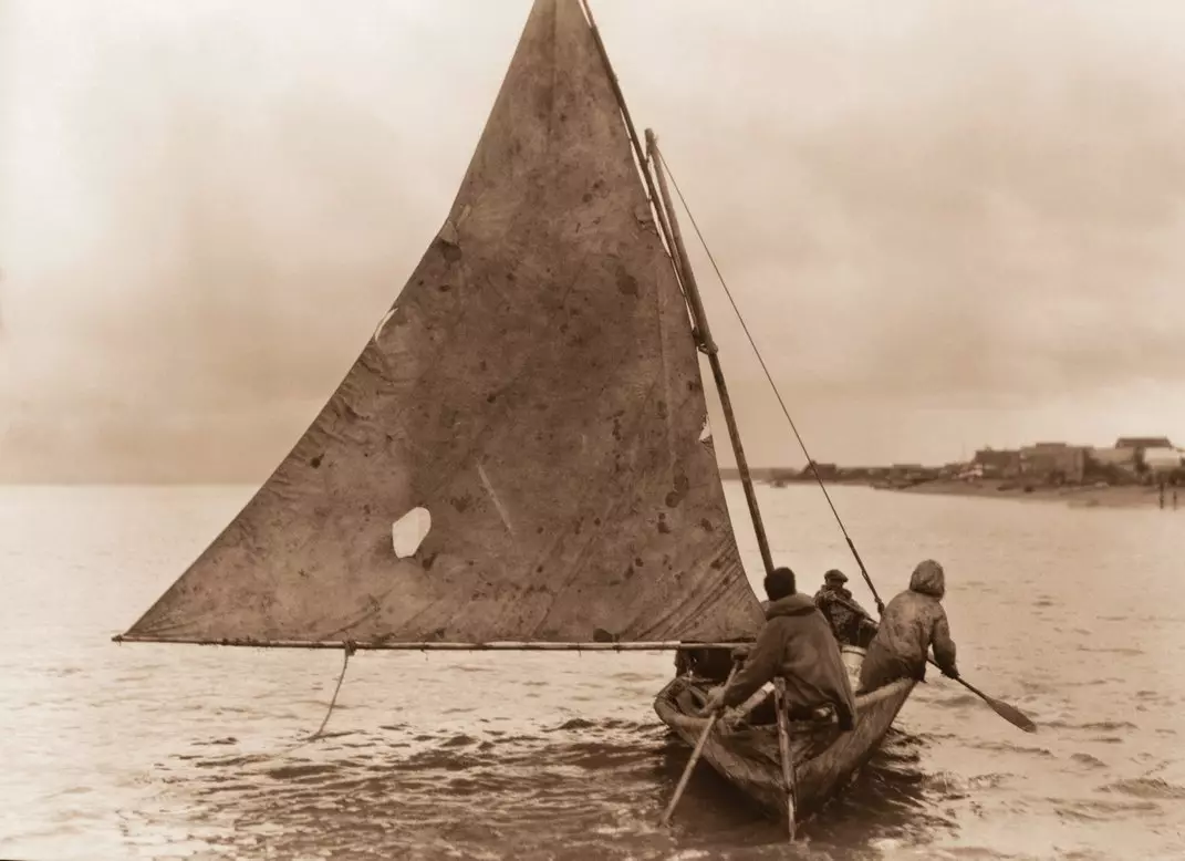 Umiaks ພາຍໃຕ້ Sail, Kotzebue