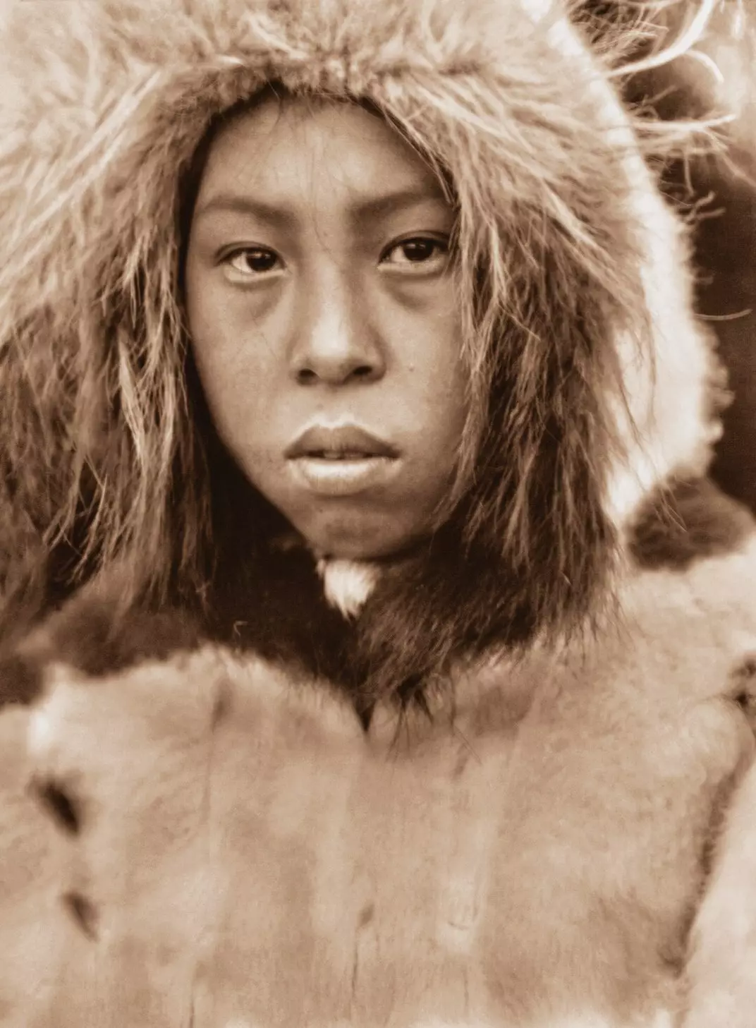 Kilk-ni-sik, nyob rau hauv dawb fur parka, Cape Prince of Wales