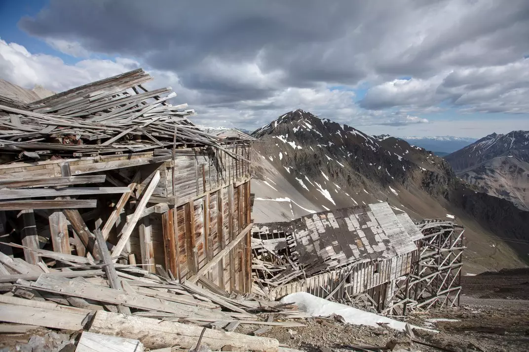 Cia cov duab no coj koj mus rau Alaska lub Abandoned Mining Towns 17991_3