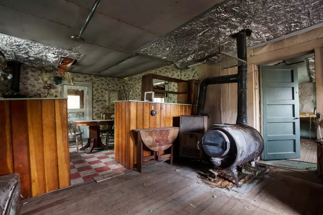 Let These Photos Take You to Alaska's Abandoned Mining Towns 17991_5