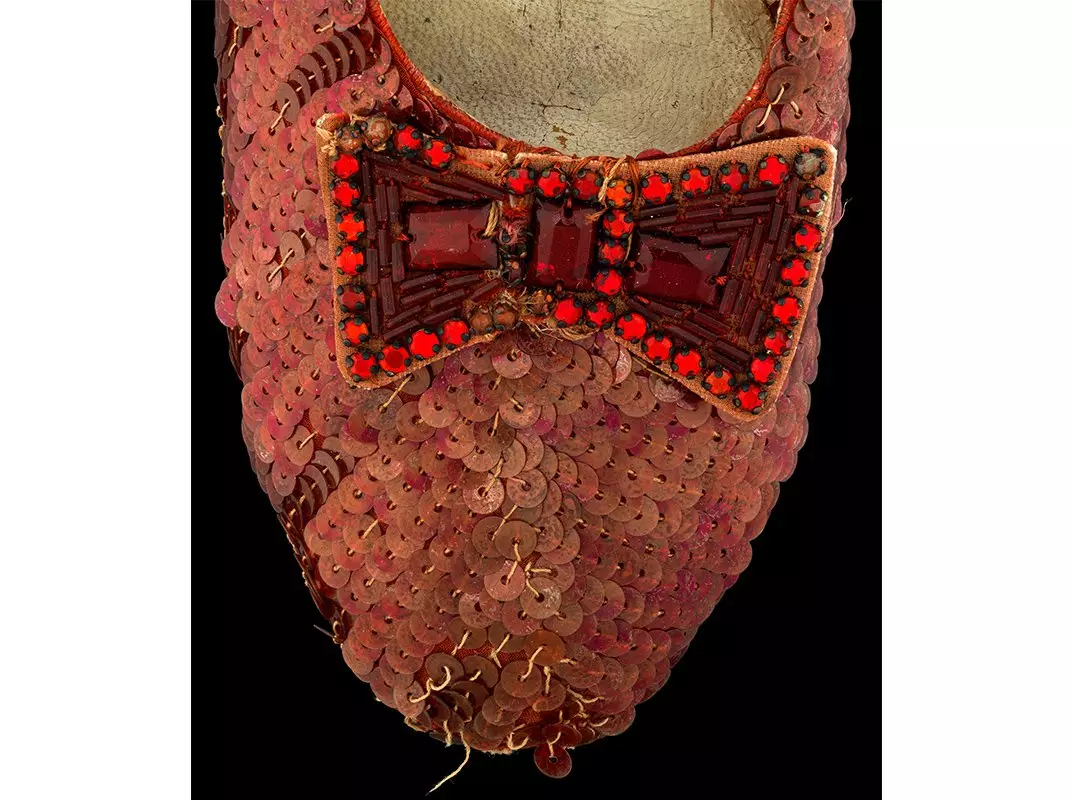 ಡೊರೊಥಿಯ ರೂಬಿ ಚಪ್ಪಲಿಗಳು ಸ್ಮಿತ್ಸೋನಿಯನ್ಗೆ ಹೇಗೆ ಬಂದವು 17999_2