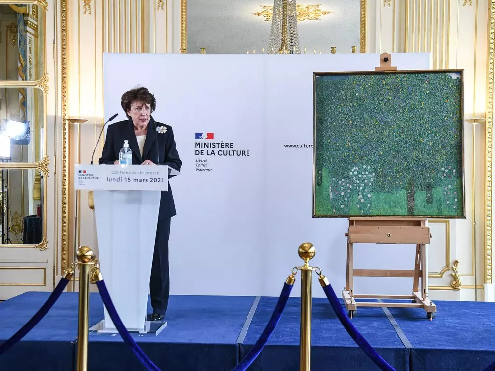 Frankrig returnerer 15 værker af nazi-plyndret kunst til jødiske familier