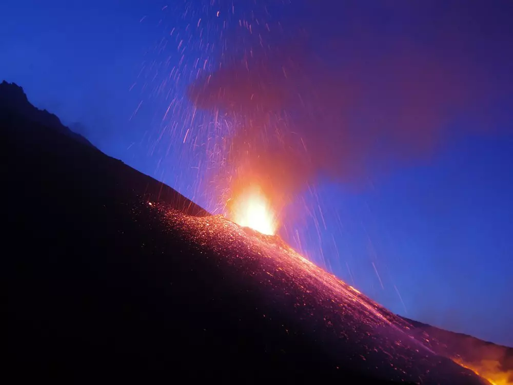 Förutsäga kaos: Nya sensorer sniffar upp vulkanutbrott innan de inträffar