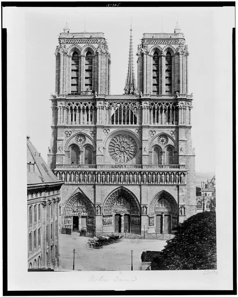 Himnusz a Notre-Dame-hoz 18237_12
