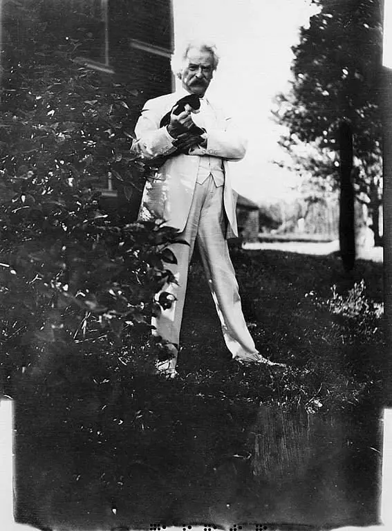 Lui Mark Twain îi plăceau pisicile mai bine decât oamenii