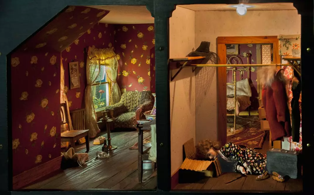 Домот е таму каде што е трупот - барем во овие сцени на злосторство во кукличка куќа 18375_10