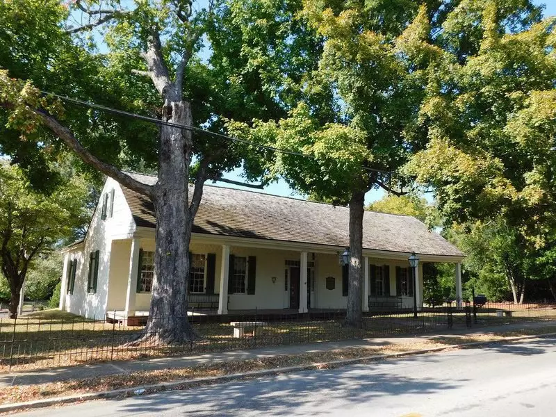 Archeologen ontdekken schat aan artefacten op site van 19e-eeuwse Alabama Tavern