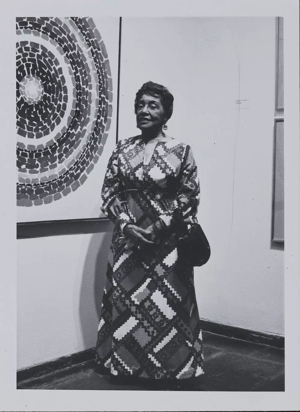 Alma Thomas bei der Eröffnung ihrer Ausstellung 1972 im Whitney Museum