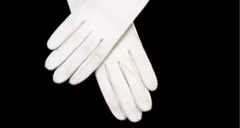 Sarung tangan Marilyn Monroe