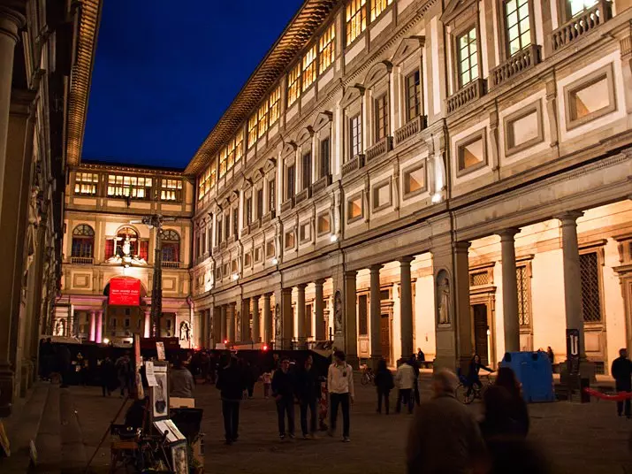 La resistente Galería de los Uffizi 18910_2