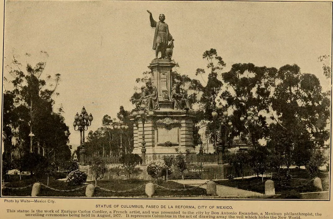 Isang 1909 na larawan ng estatwa ni Christopher Columbus