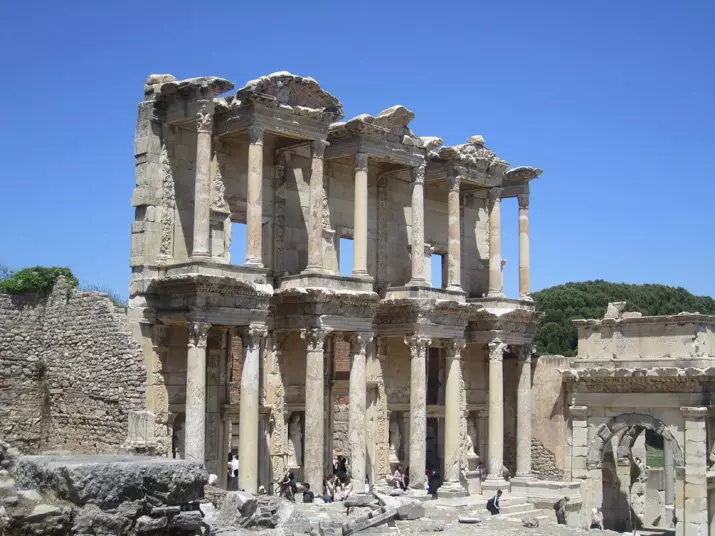 Skúmanie starovekého Efezu 18944_2