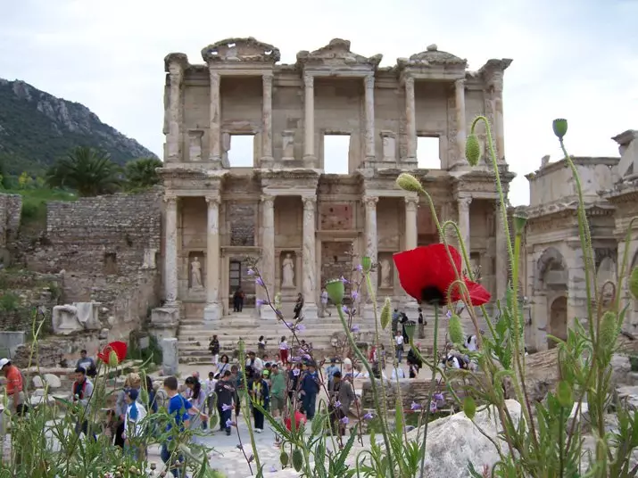 Utforska det antika Efesos 18944_3