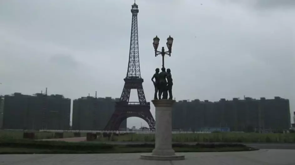 Ubushinwa Tianducheng Ni Eerie Ghost Town Version ya Paris