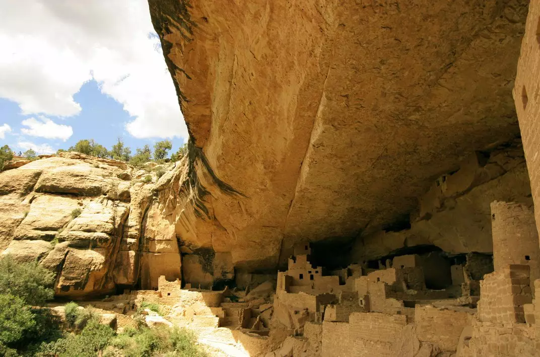 Ao amin'ny Cliff of Mesa Verde 19231_7