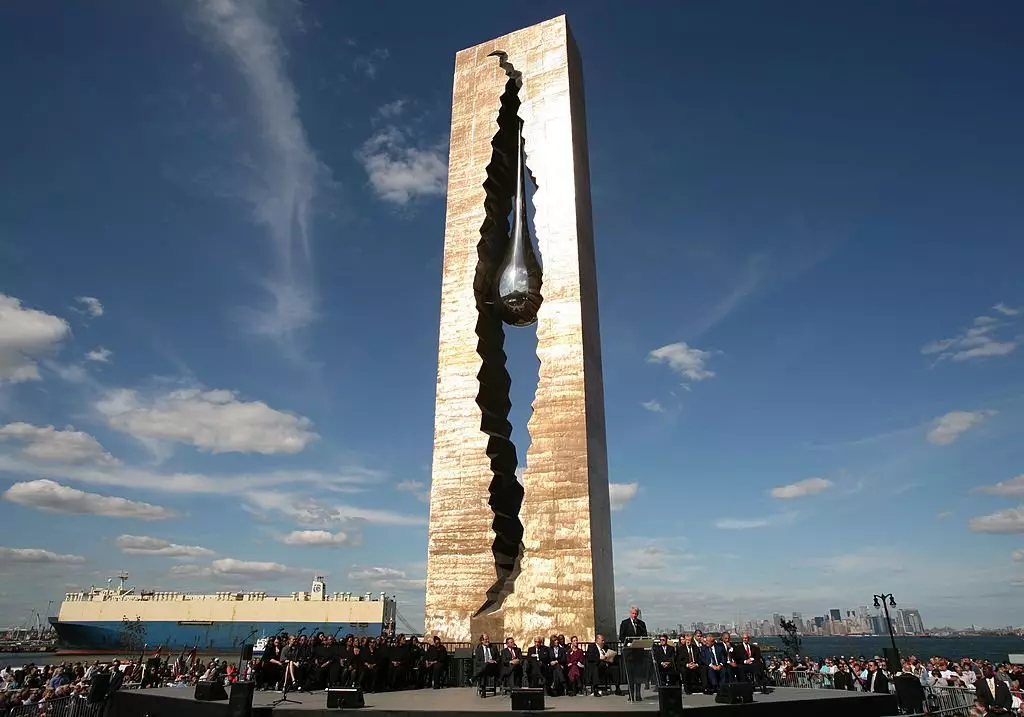 Памятник борьбе с мировым терроризмом