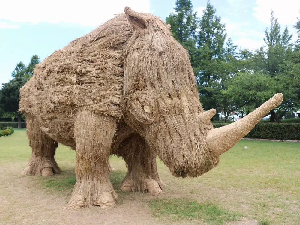 Check Out These Massive Straw Art Sculptures on Japan&#x27;s Honshu Island