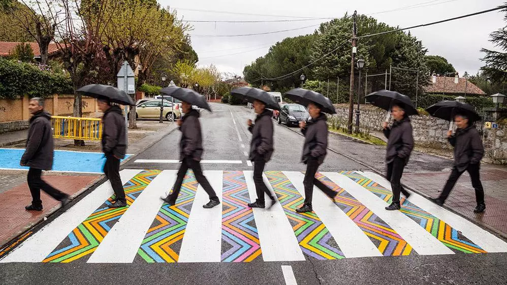 Красочные пешеходные переходы украшают улицы Мадрида 19339_1