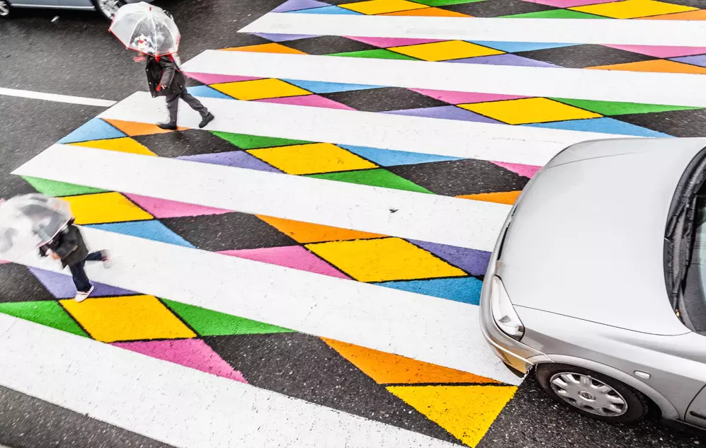 I colorati passaggi pedonali dipingono le strade di Madrid 19339_2