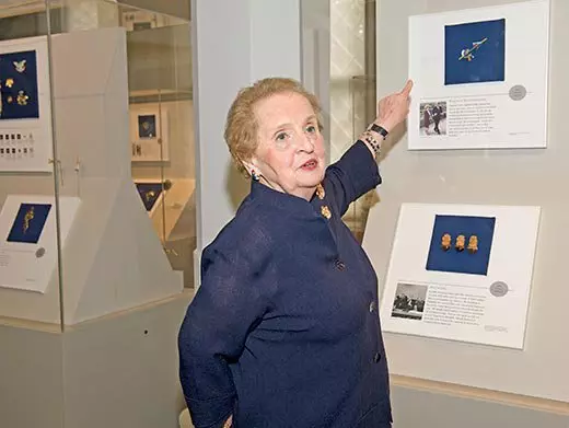 Madeleine Albright om hennes liv i pins 19598_4